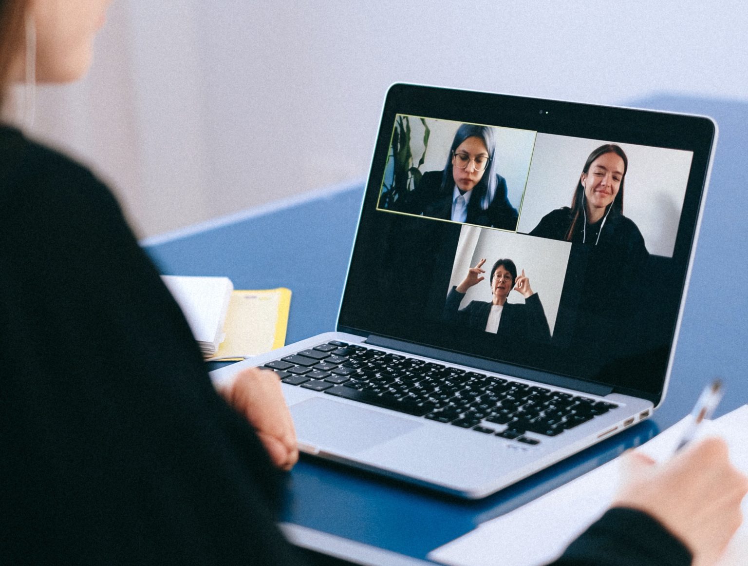 How To Present Online Business Presentation Skills