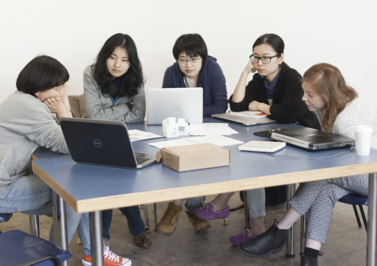 11.4 Choosing between face-to-face and online teaching on campus ...